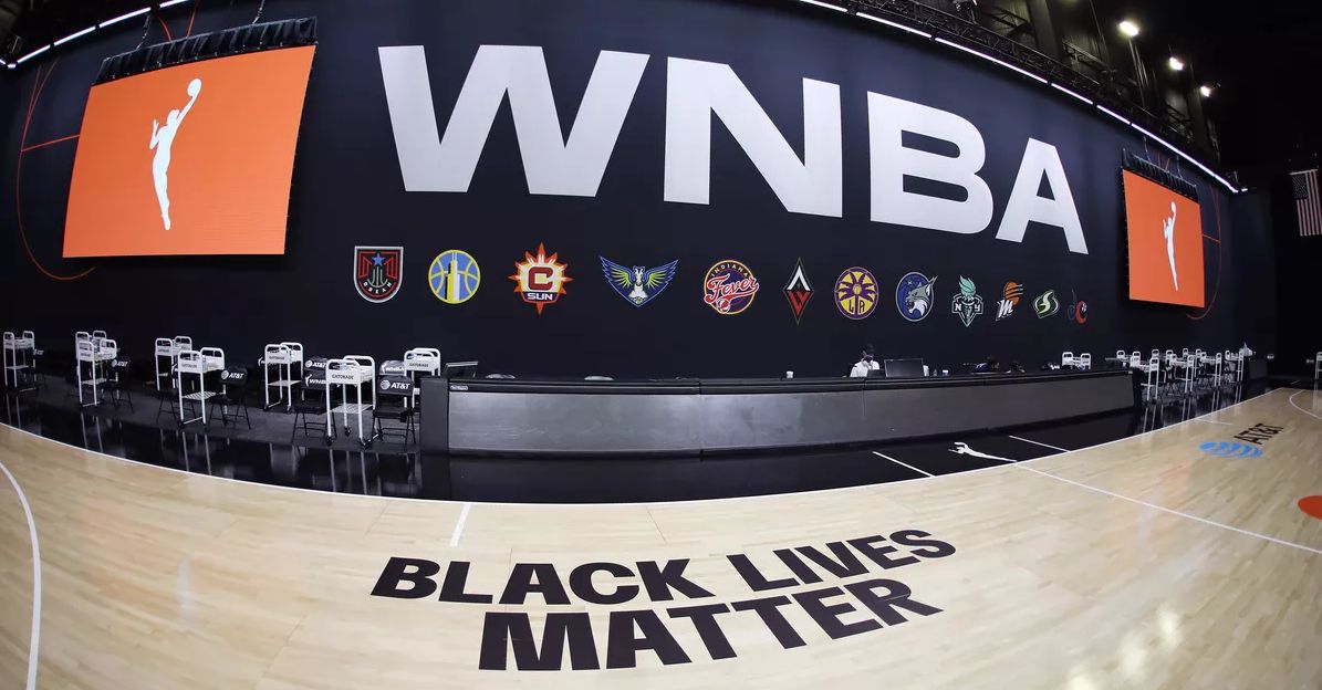 Fans React To Sue Bird, Megan Rapinoe Kissing At WNBA Finals - Game 7